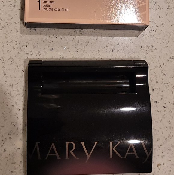 Mary Kay | Accessories | Mary Kay Compact | Poshmark